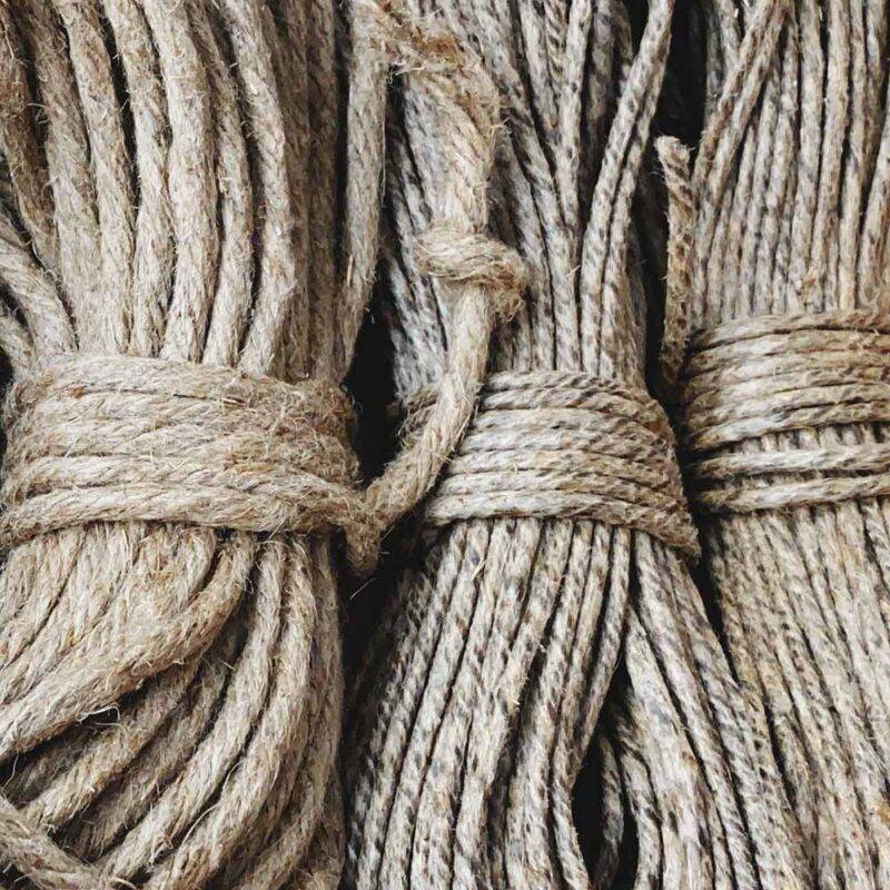 Bushcraft tarred rope 4mm - Bushcraft Spain